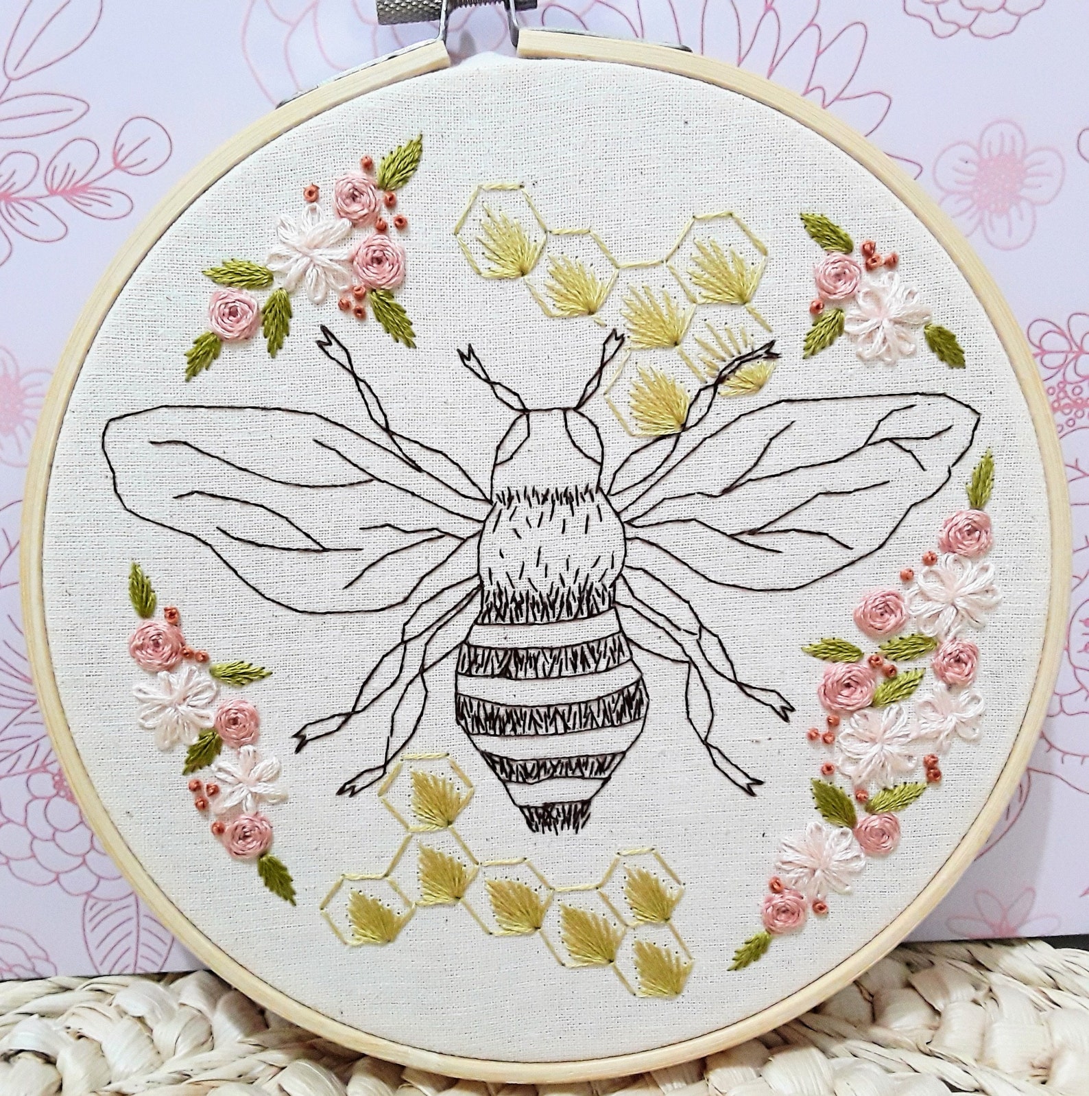 Spring Bee Embroidery Pattern Floral Embroidery PDF Pattern Digital ...