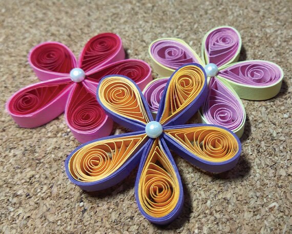 Paper Quilled Gift Small Flowers Set of 15 Color Mix | Etsy