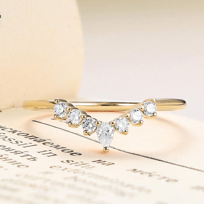 V Moissanite Ring Pear - Etsy