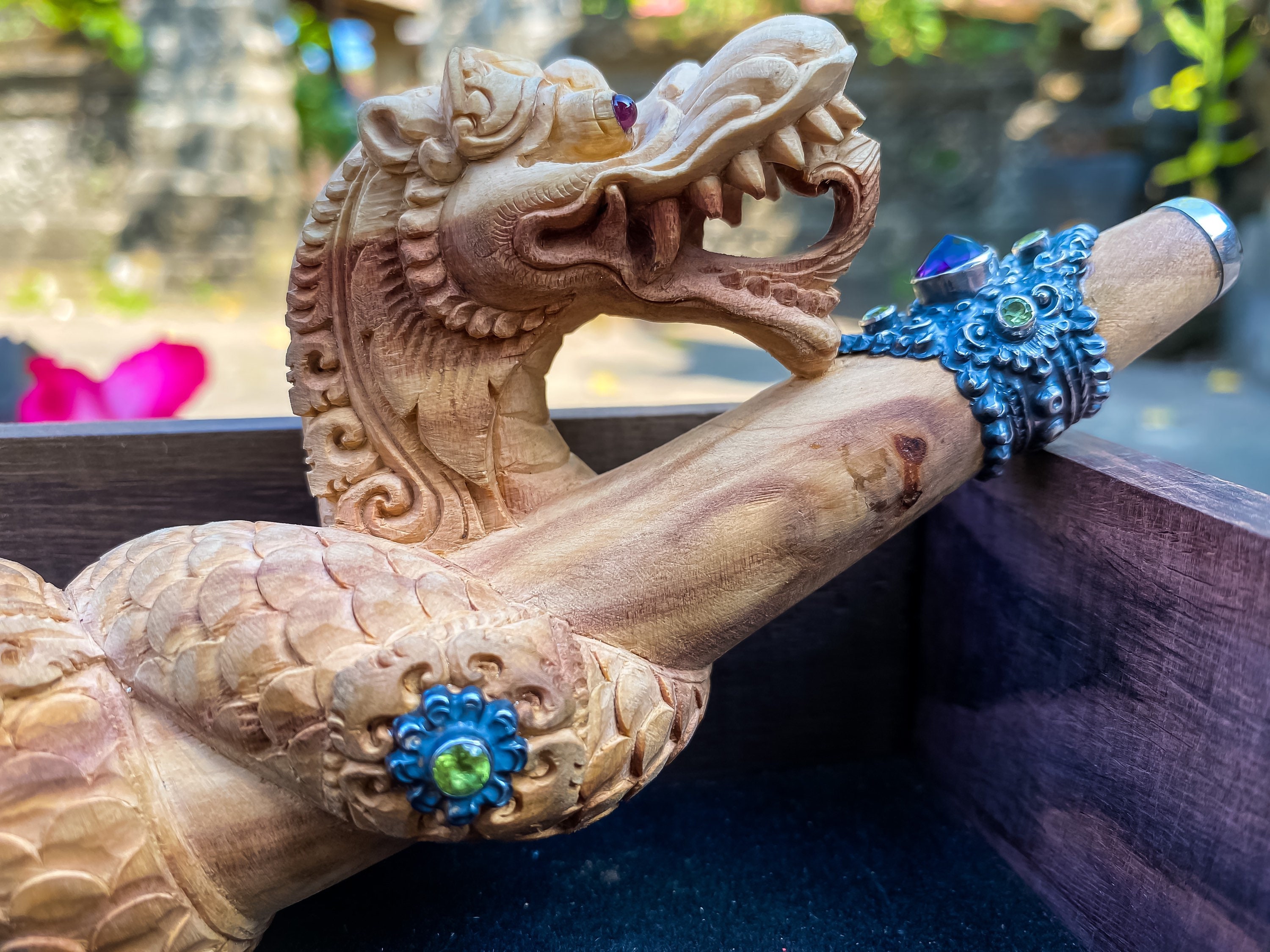 Ceremonial “Balinese Dragon” Tepi pipe Amethyst, Silver, single block ...