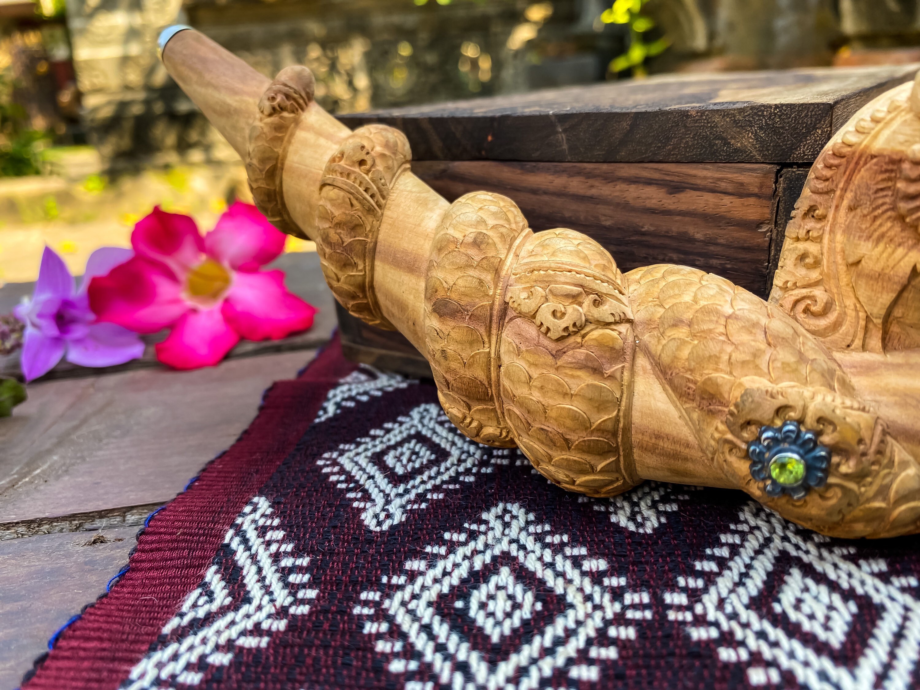 Ceremonial “Balinese Dragon” Tepi pipe Amethyst, Silver, single block ...