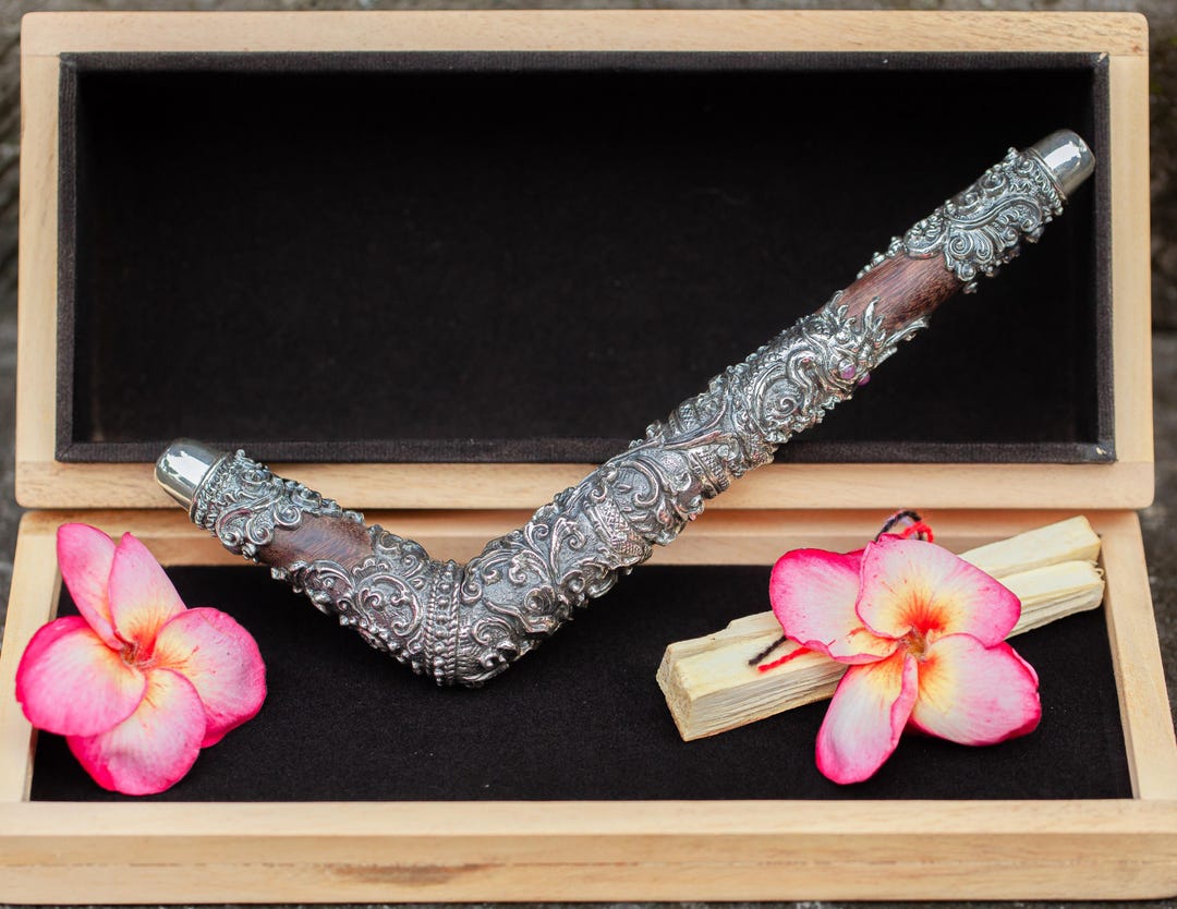 Silver Dragon Ornament Tatahan Tamarin Tepi Pipe Ruby Stone, Exclusive ...