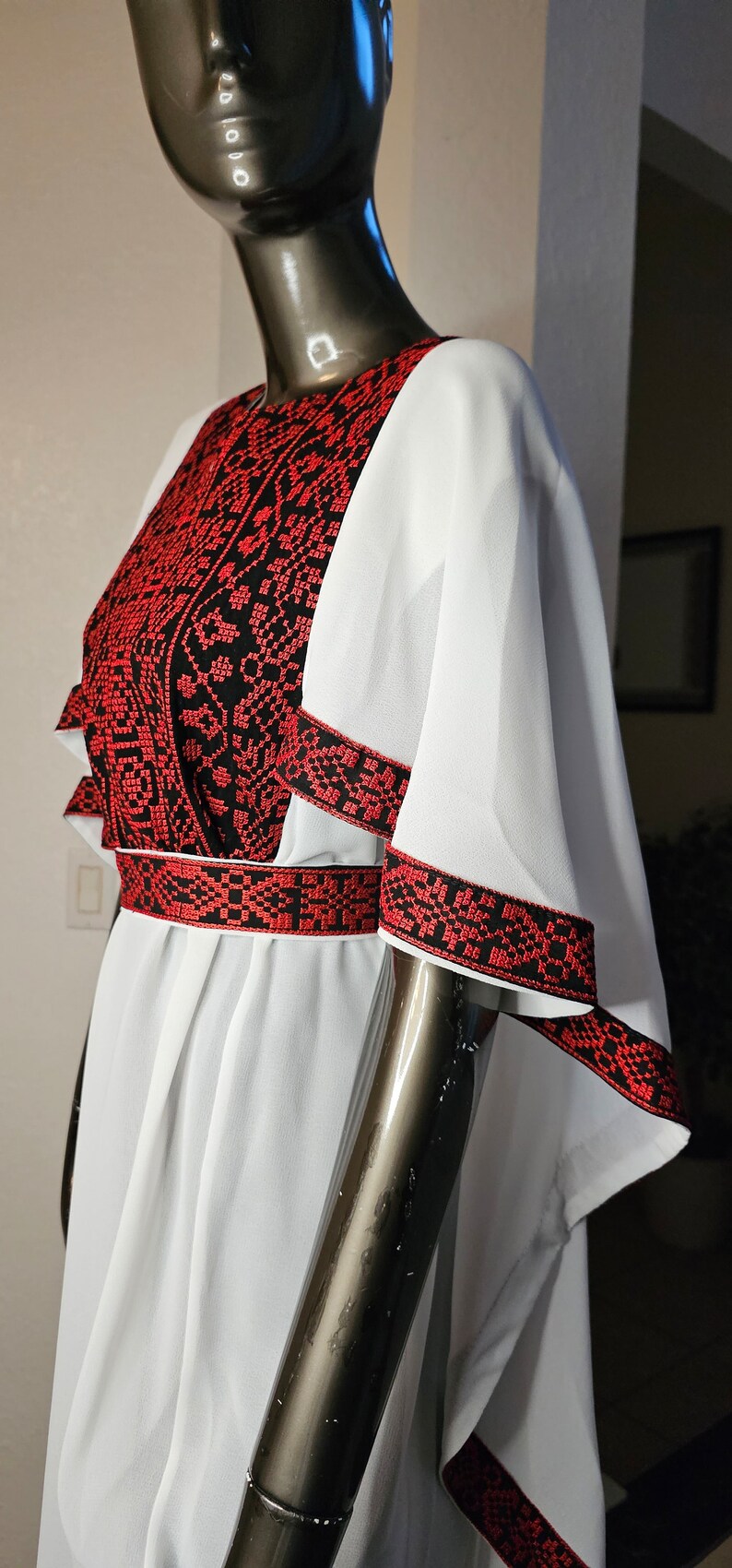 Modern Traditional Embroidered Palestinian Jordanian White Dress Thobe ...