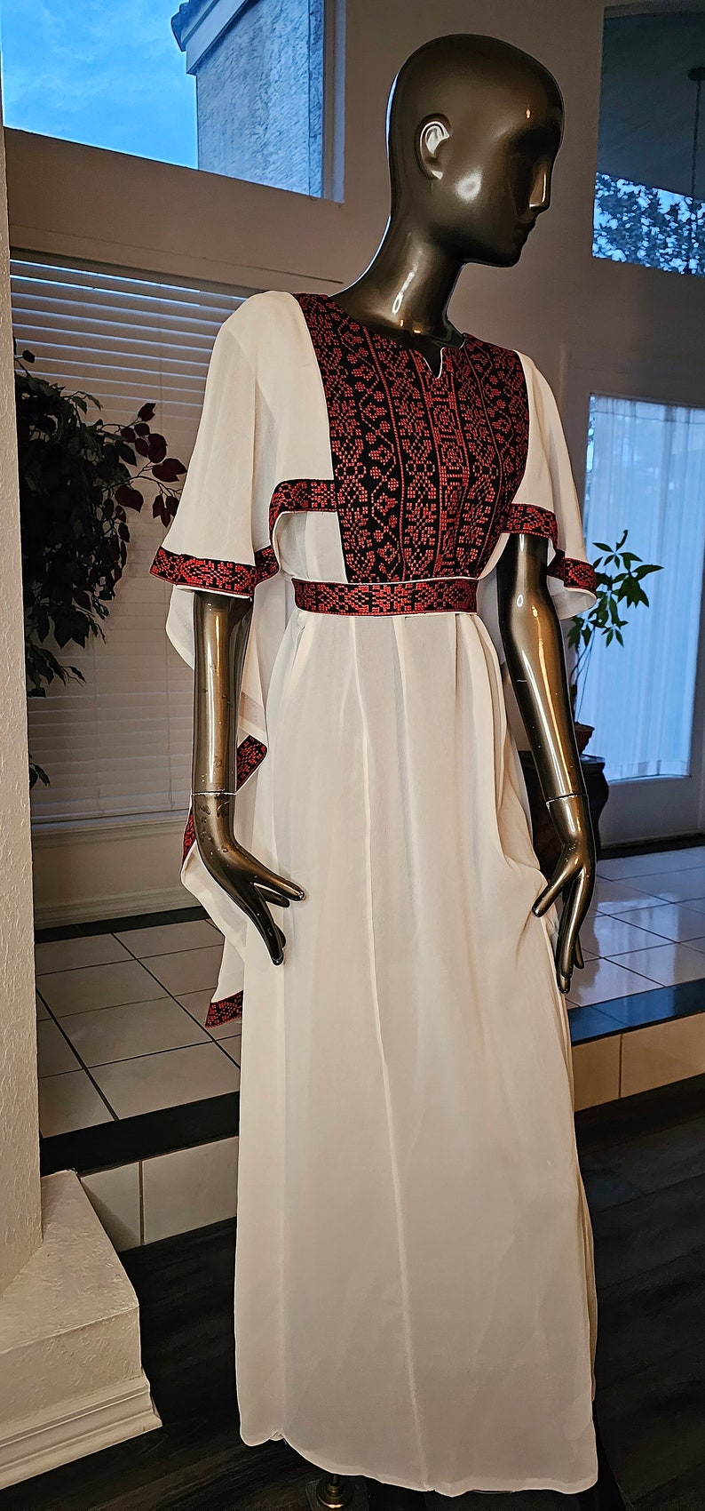 Modern Traditional Embroidered Palestinian Jordanian White Dress Thobe ...