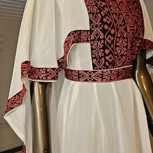 Modern Traditional Embroidered Palestinian Jordanian White Dress Thobe ...
