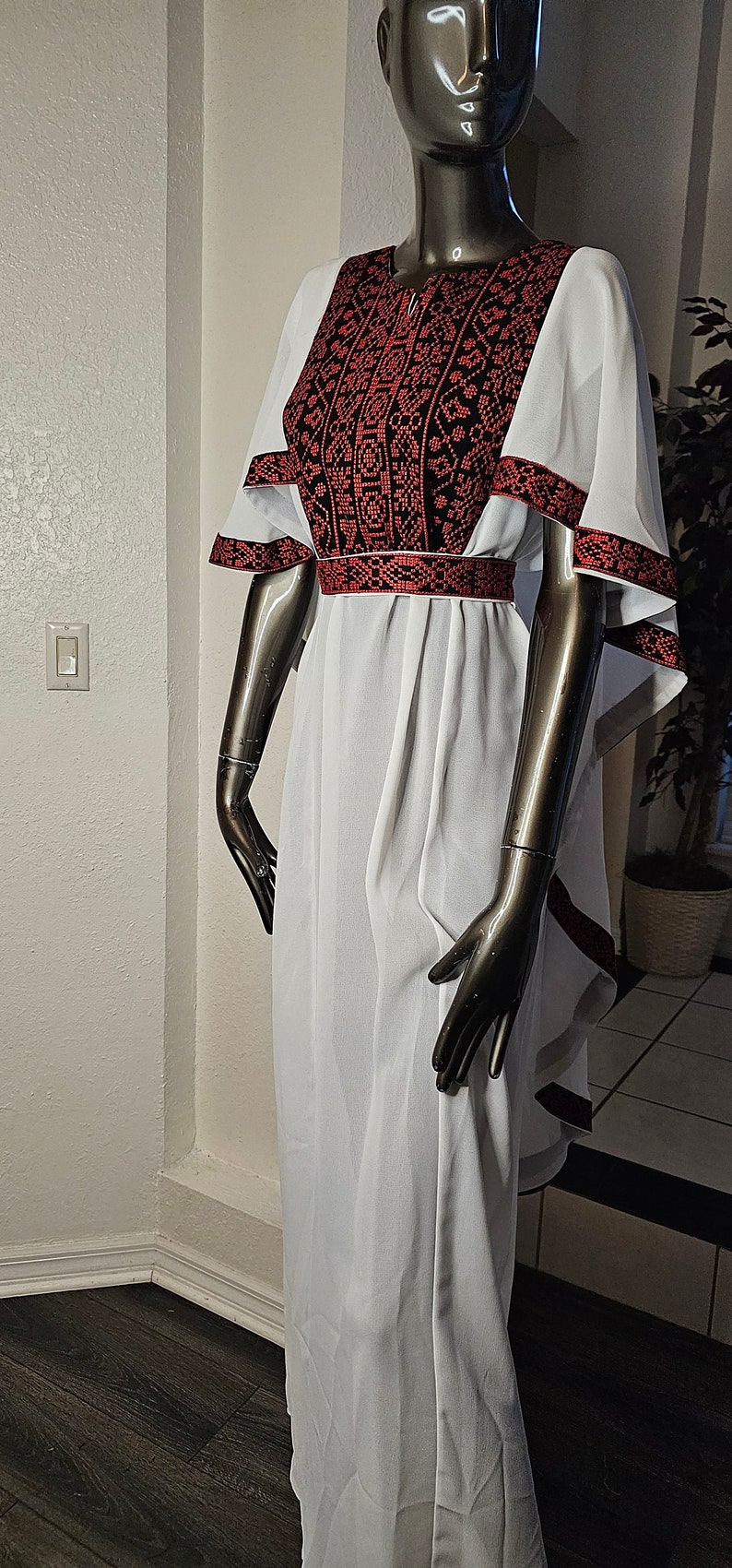 Modern Traditional Embroidered Palestinian Jordanian White Dress Thobe ...