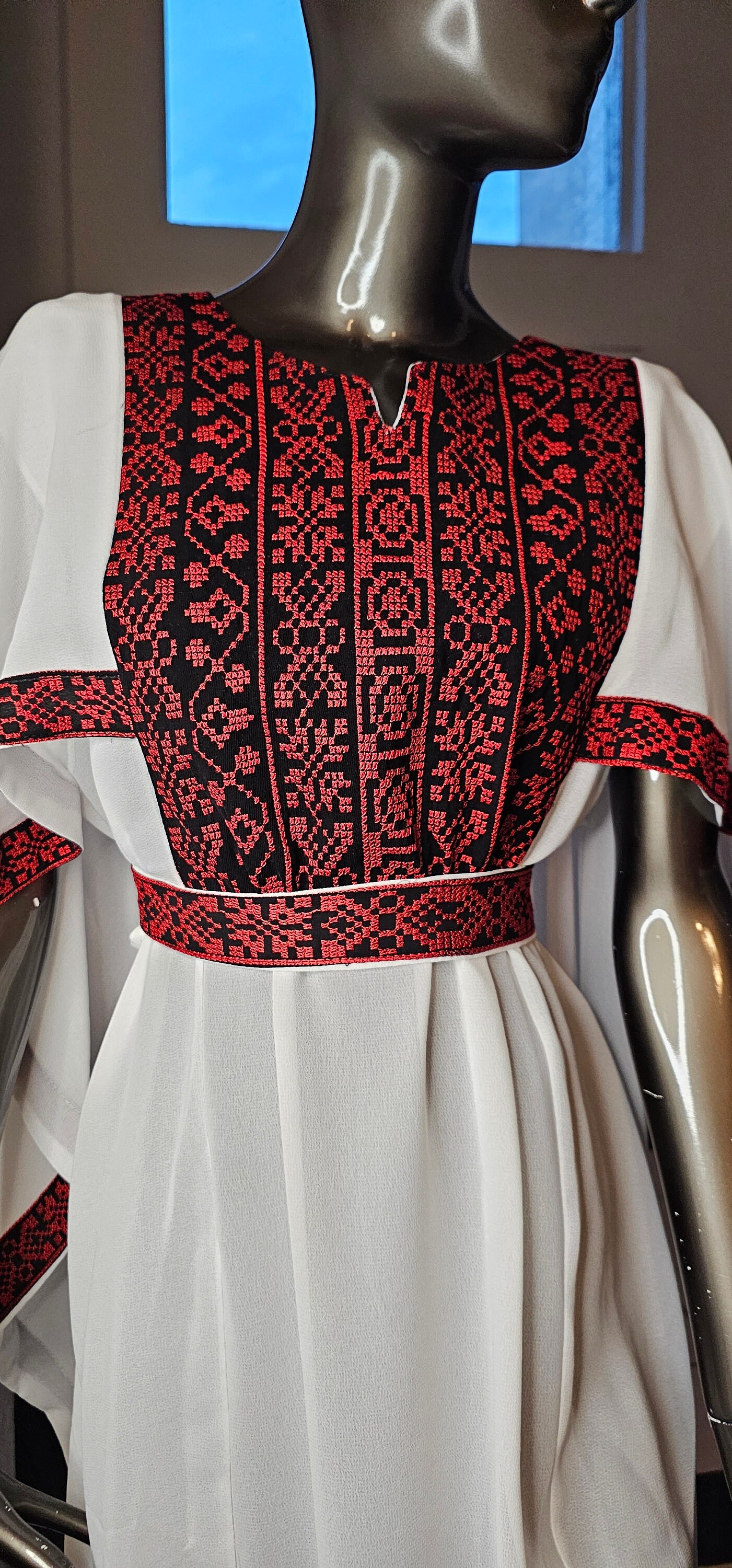 Modern Traditional Embroidered Palestinian Jordanian White Dress Thobe ...