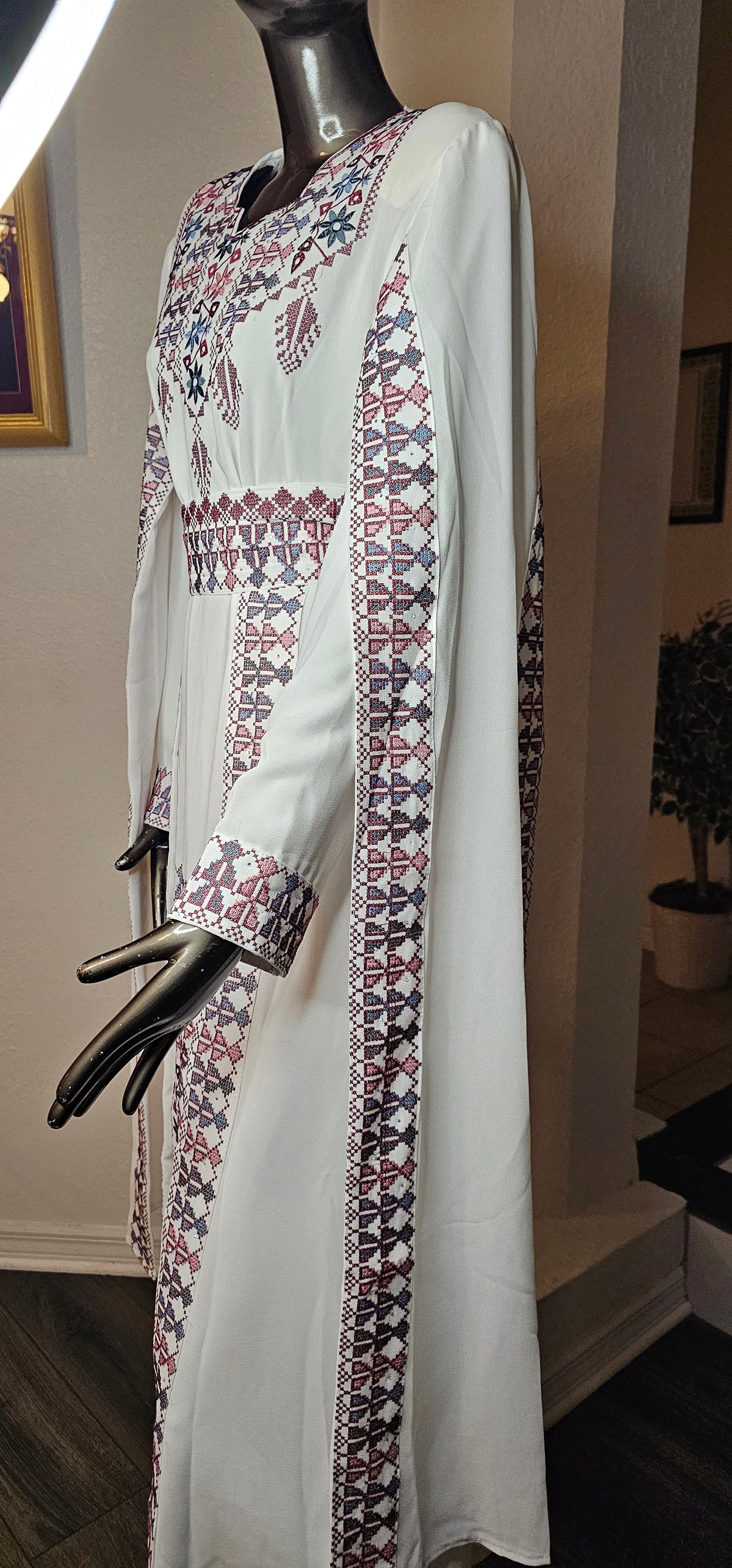 White Jordanian Palestinian Thobe Dress Kaftan Abaya With Purple & Pink ...