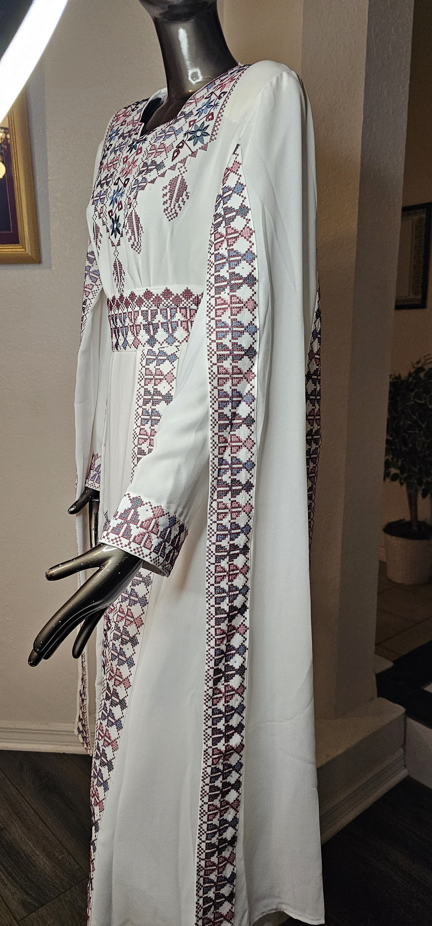 White Jordanian Palestinian Thobe Dress Kaftan Abaya With Purple & Pink ...