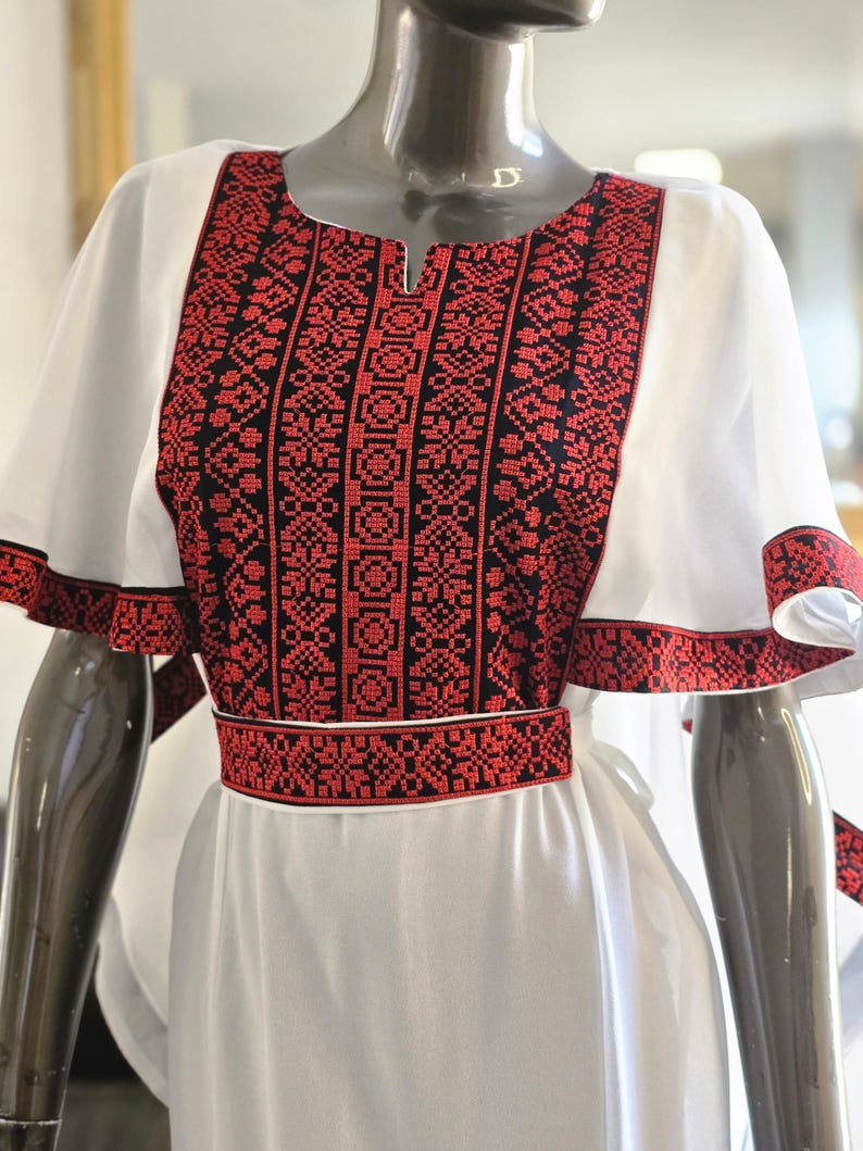 Modern Traditional Embroidered Palestinian Jordanian White Dress Thobe ...