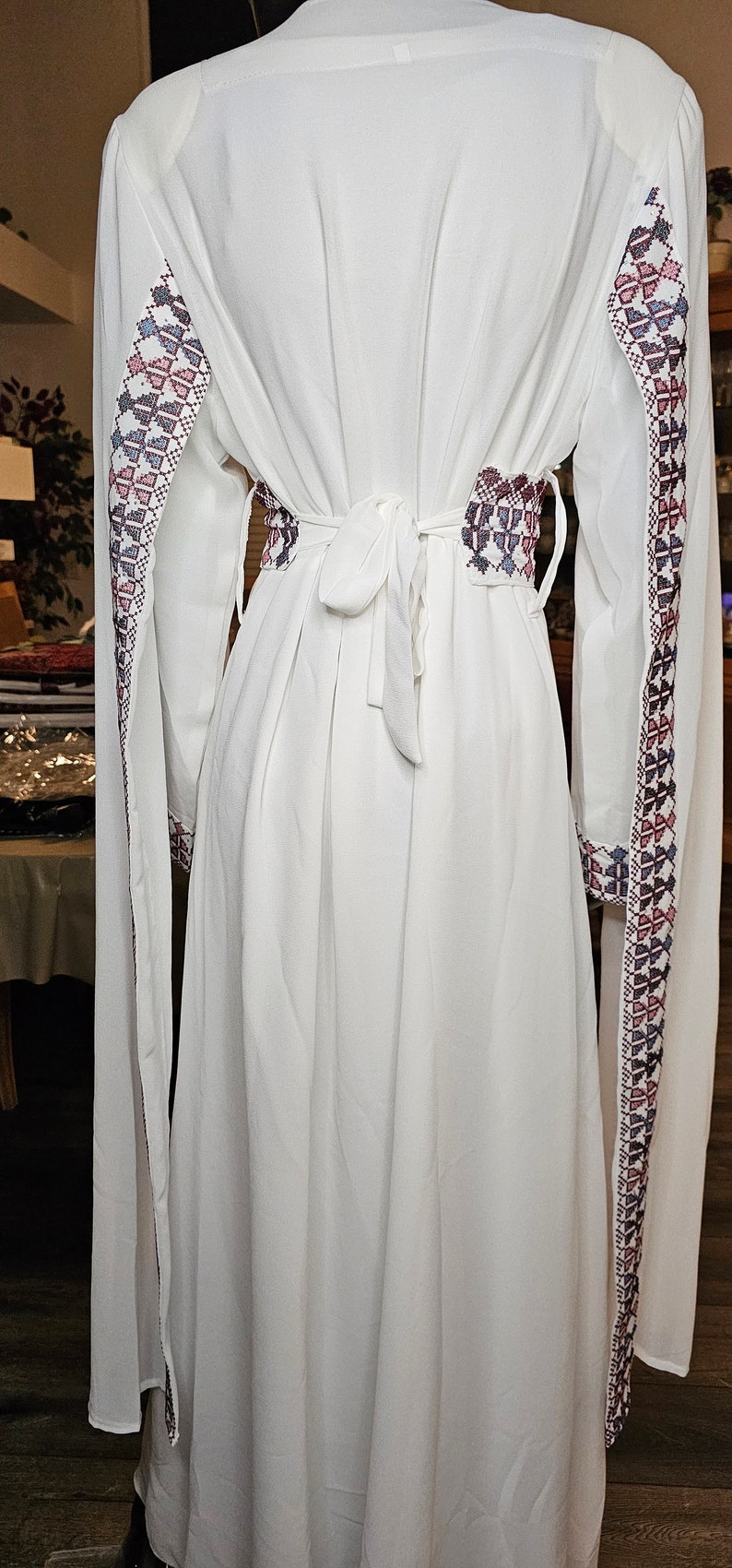 White Jordanian Palestinian Thobe Dress Kaftan Abaya With Purple & Pink ...