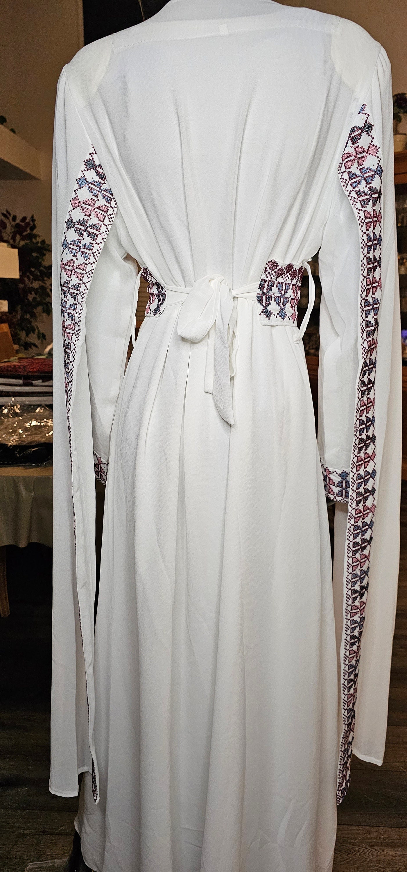 White Jordanian Palestinian Thobe Dress Kaftan Abaya With Purple & Pink ...