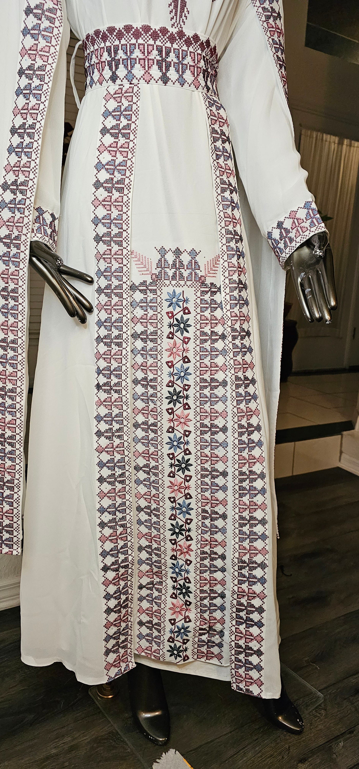 White Jordanian Palestinian Thobe Dress Kaftan Abaya With Purple & Pink ...