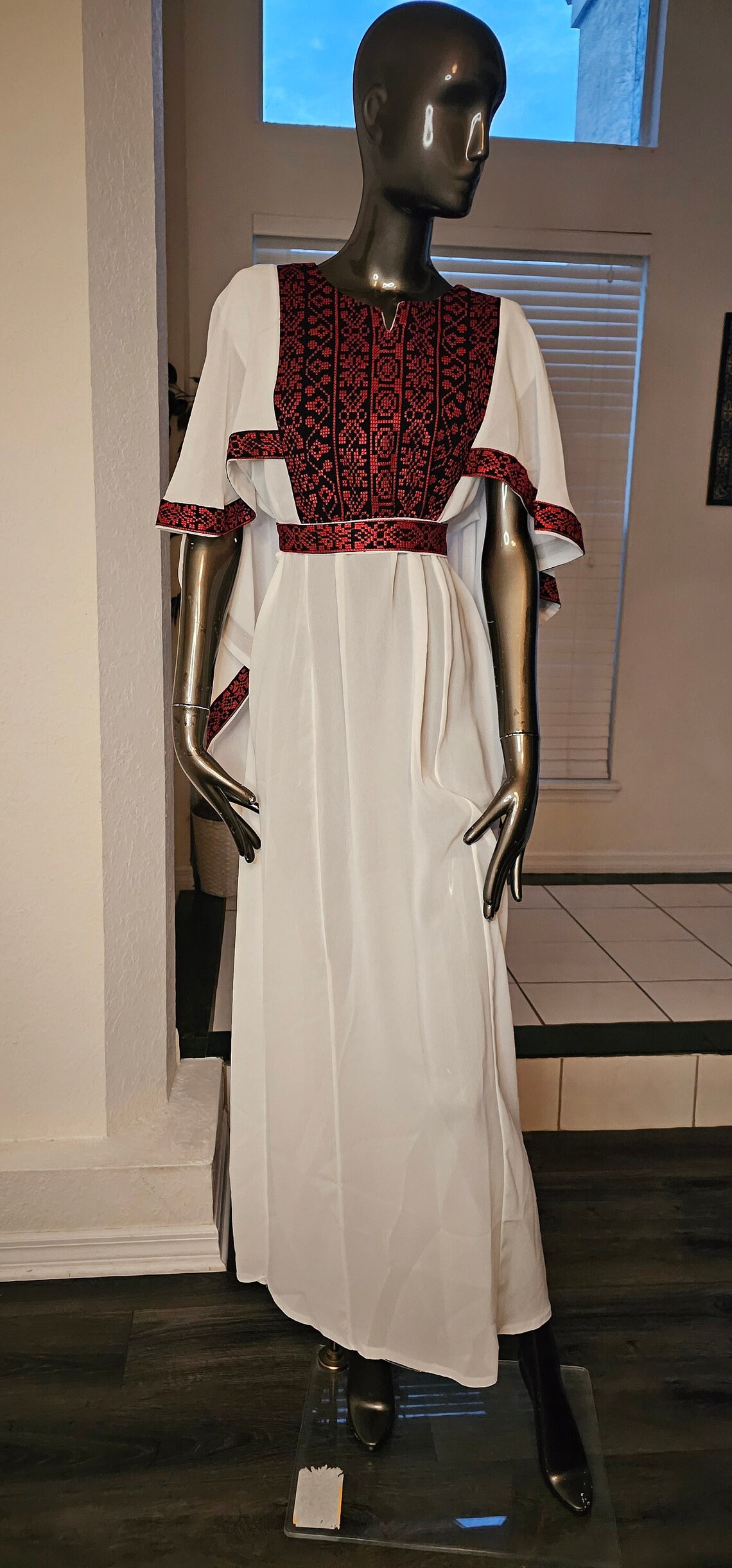 Modern Traditional Embroidered Palestinian Jordanian White Dress Thobe ...