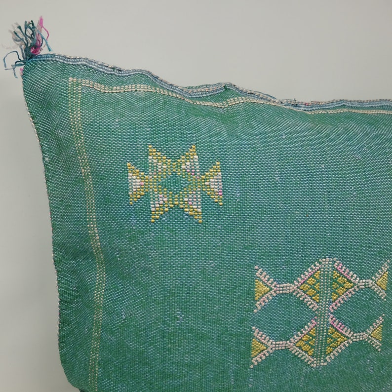 Moroccan Cover Made With Cactus Silk - Bright & Sensational - 18x18 ...