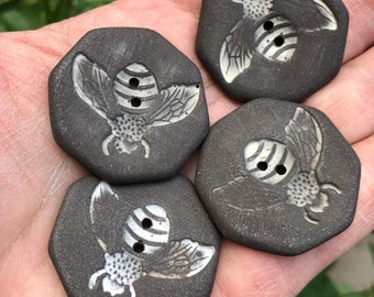 MUD BUTTONS