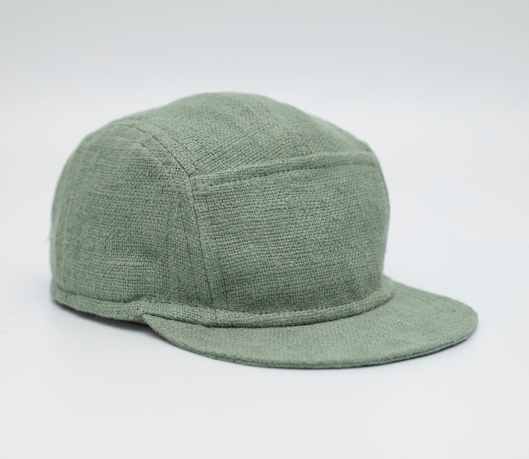 5 Panel Camp Cap With Short and Soft Brim. Cycling Cap Inspired. Blanc ...