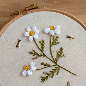 Chamomile Hand Embroidery Pattern: Botanical Hoop Art (PDF Tutorial) - Etsy