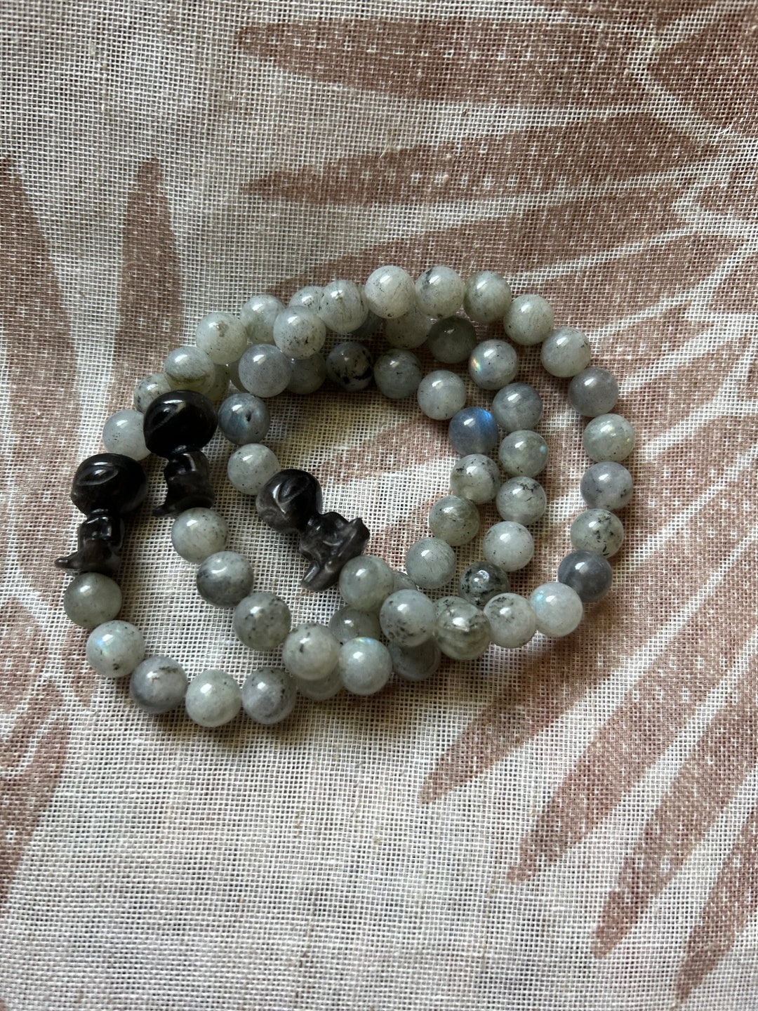 Silver Obsidian Meditating Alien With Labradorite 8mm Beaded Bracelet 7 ...