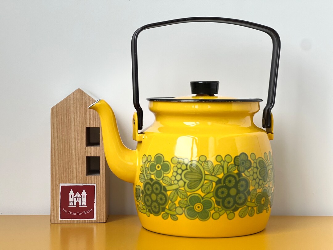 Finel Finland Yellow Enamel 1960s Water Kettle Raija Uosikkinen / Tea ...