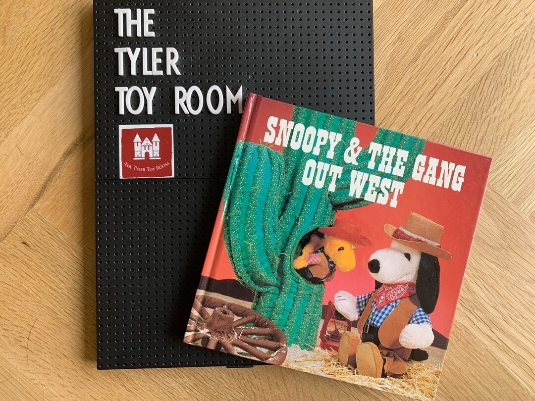 Snoopy & the Gang Out West - Etsy