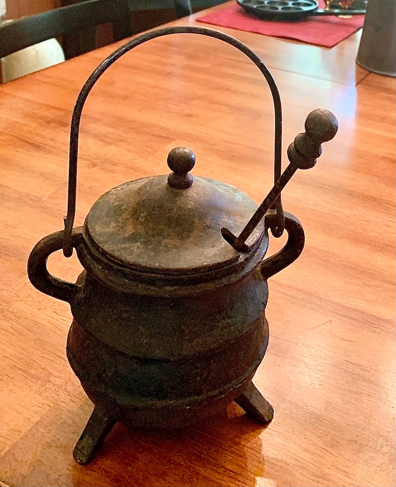 Antique Late 1800s Cape Cod Style Heavy Cast Iron Fireplace Fire ...