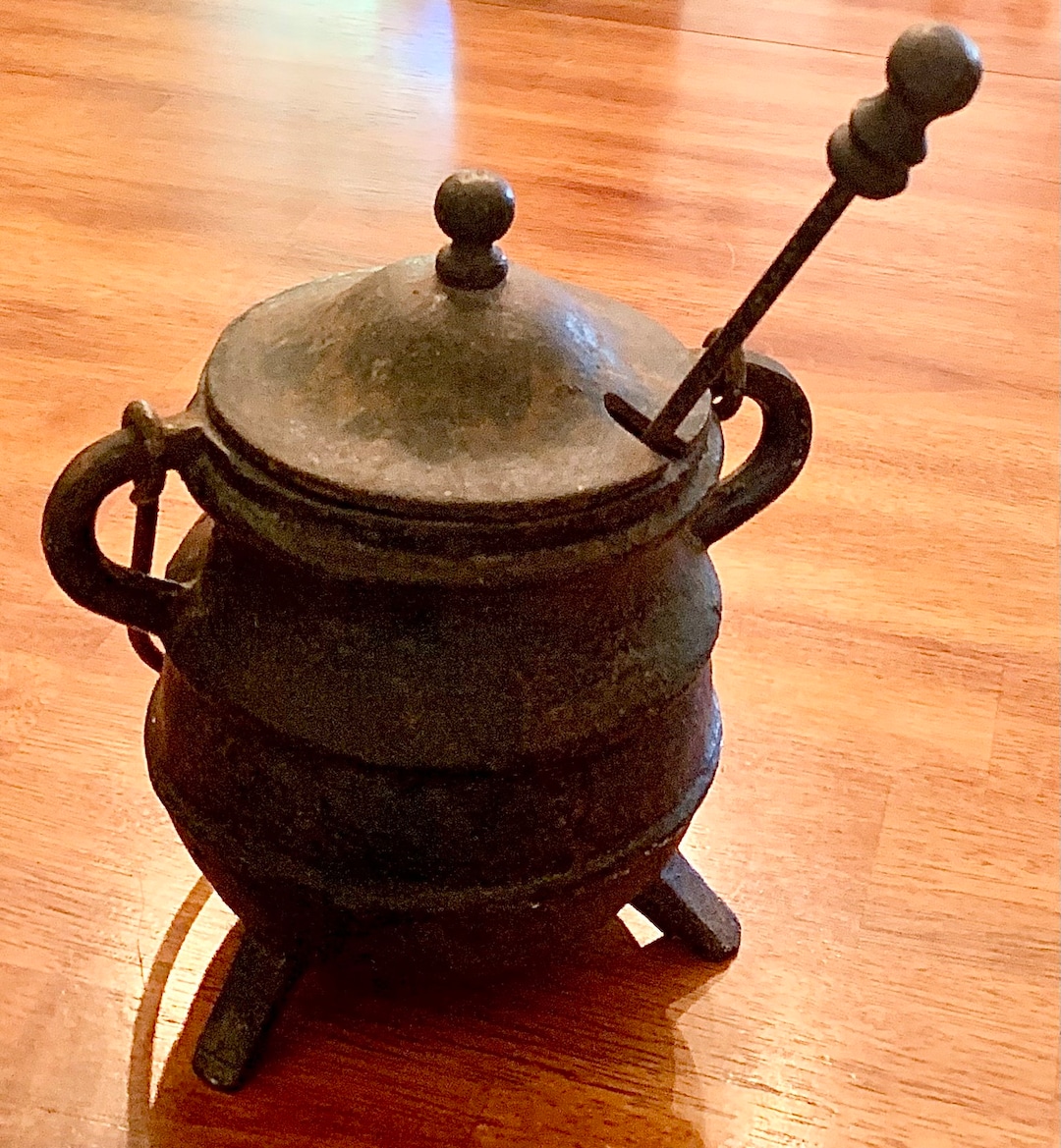 Antique Late 1800s Cape Cod Style Heavy Cast Iron Fireplace Fire ...