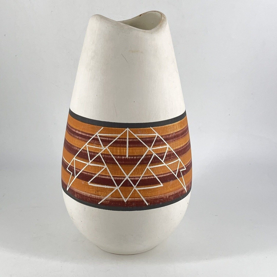Native American Lakota Sioux Art Pottery Vase Geometrical Etched Signed ...