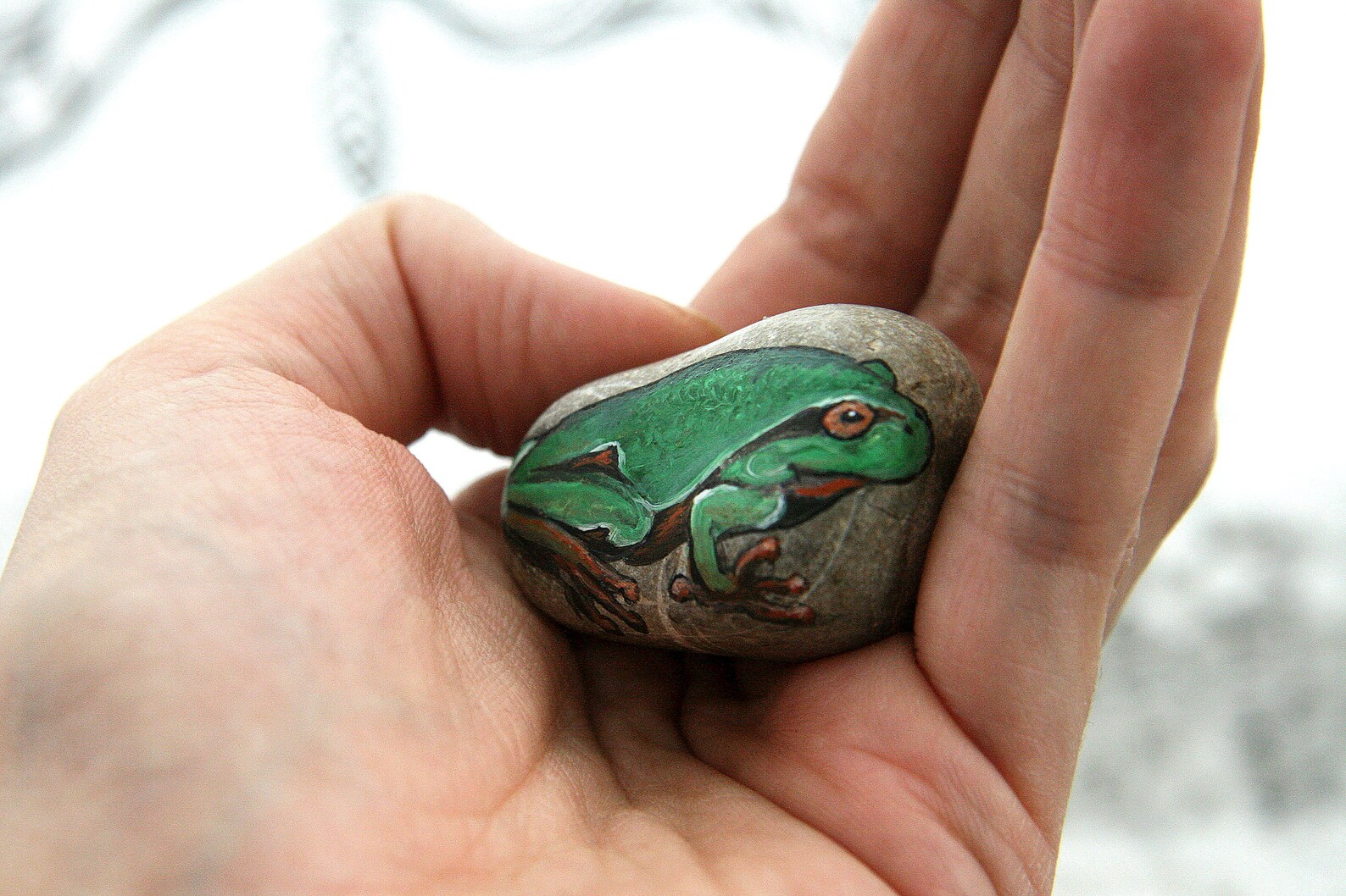 Hand Painted Green Frog Hand Painted Pebble Rock Stone Wild Animal Gift ...