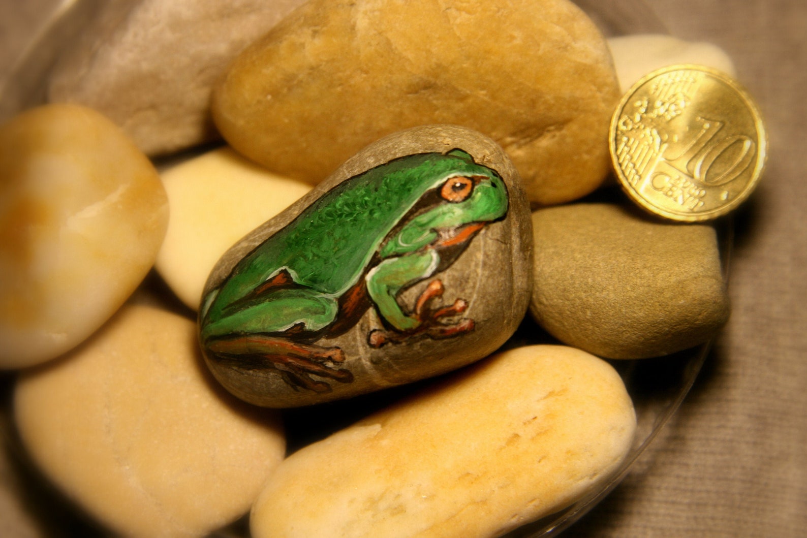 Hand Painted Green Frog Hand painted pebble Rock Stone wild | Etsy