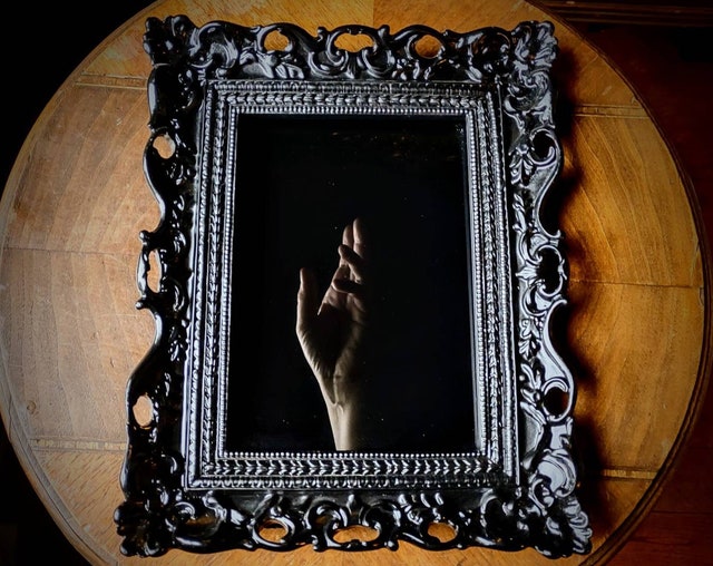 IntoTheHollowStudio - Etsy