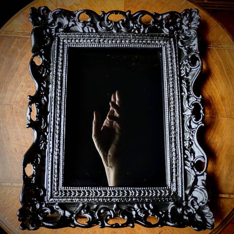 IntoTheHollowStudio - Etsy