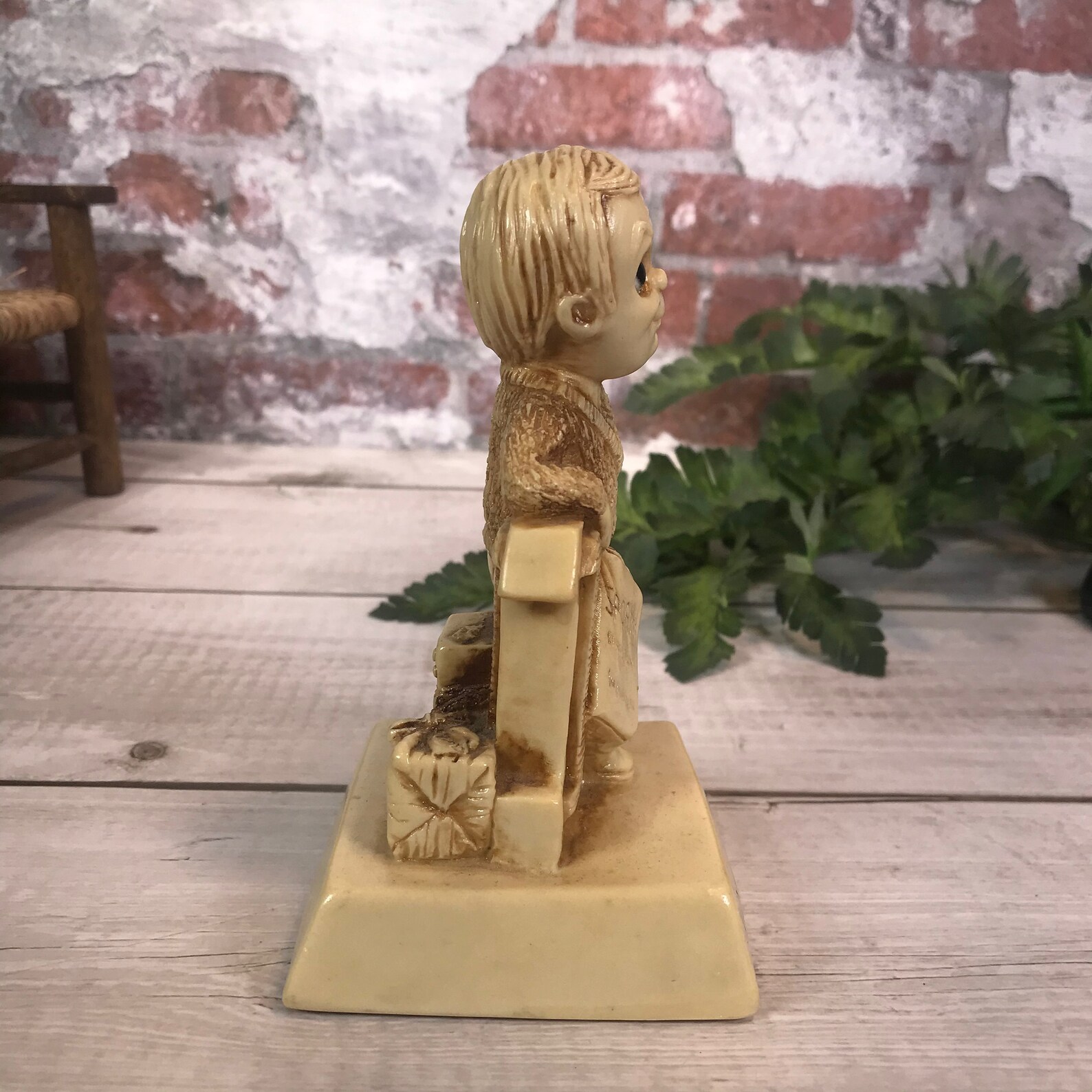 Russ Berrie Figurine W R Berrie Co's Vintage 1976 Figurine 'world's ...