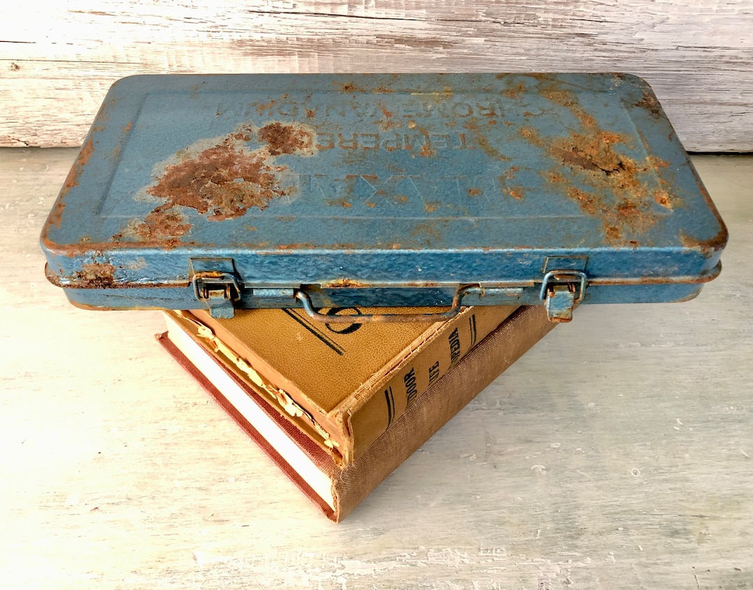 Vintage Rusty Socket Wrench Metal Box - Etsy