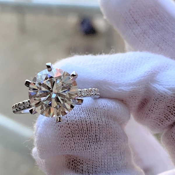 Round Moissanite Engagement Ring - Etsy