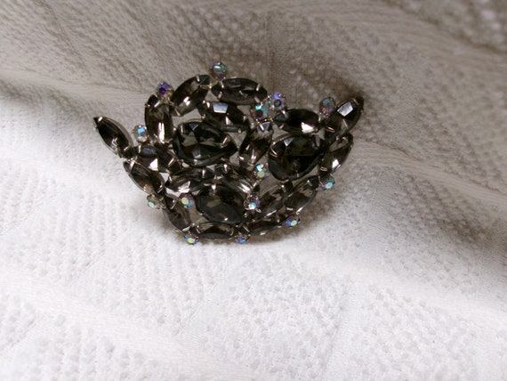 Vintage 1970s 3" large Greige/Gray rhinestones AB gla… - Gem