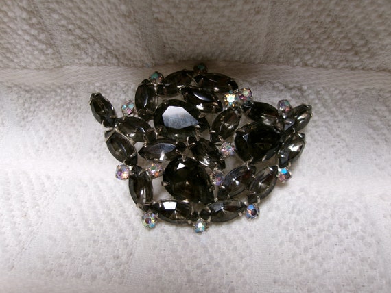 Vintage 1970s 3" large Greige/Gray rhinestones AB gla… - Gem