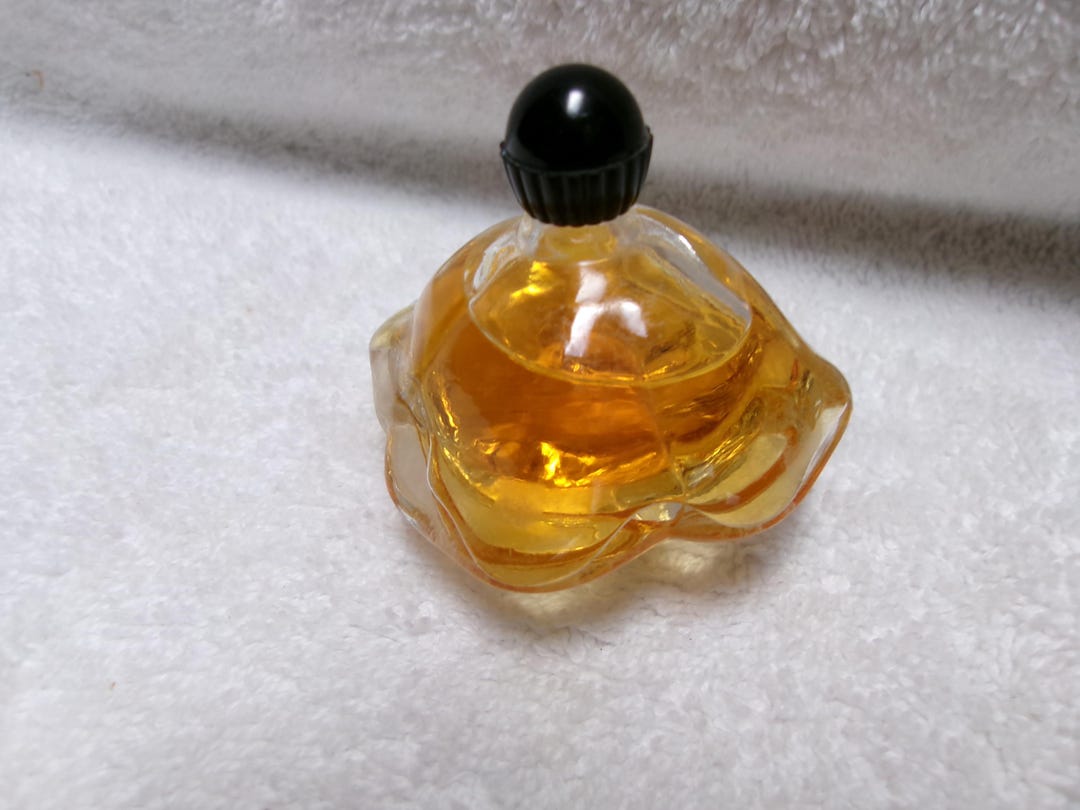 Vintage 1962 Triege Perfume Royal by Studio Girl Rose Shape Bottle 2.5 ...