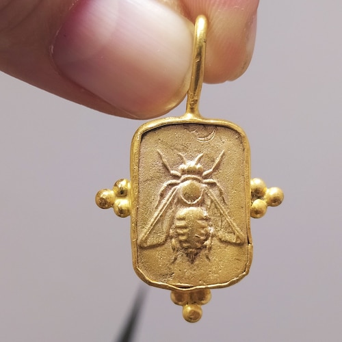 Intaglio Roman Coin Honey Bee Pendant Holy Bee Pendant - Etsy