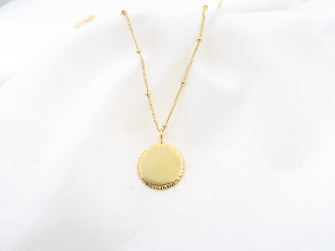 18k Gold Hammered Madallion Necklace • 1,5 CM Round Disc Hammered ...