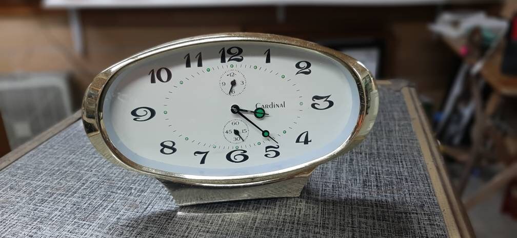 Vintage Cardinal Oblong Clock - Etsy Canada