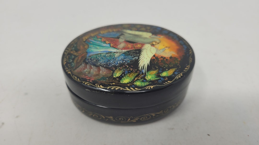 Vintage Russian Black Lacquer Round Box - Etsy