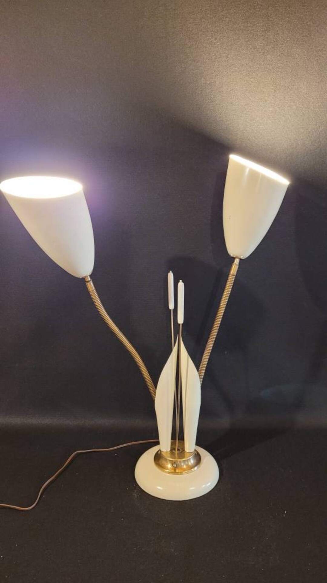MID-CENTURY Gooseneck Cattails and Catta Lily Lamp MCM White Enamel. F3 ...
