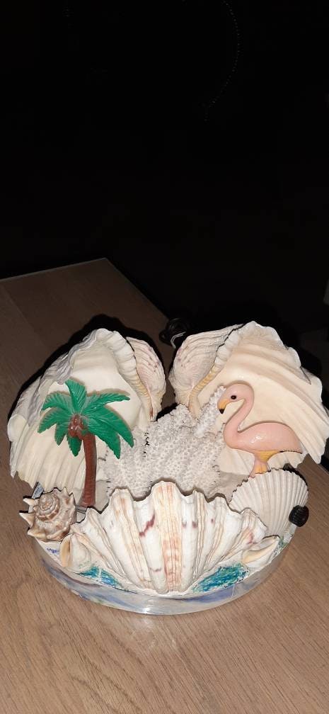 Vintage Seashell Palm Tree and TV Flamingo Lamp | Etsy