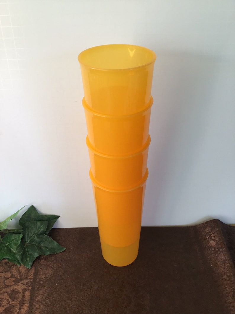 TUPPERWARE Lemonade Set 2 Quart Pitcher With 4 Tumblers 16 - Etsy