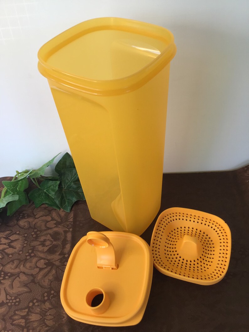 TUPPERWARE Lemonade Set 2 Quart Pitcher With 4 Tumblers 16 - Etsy