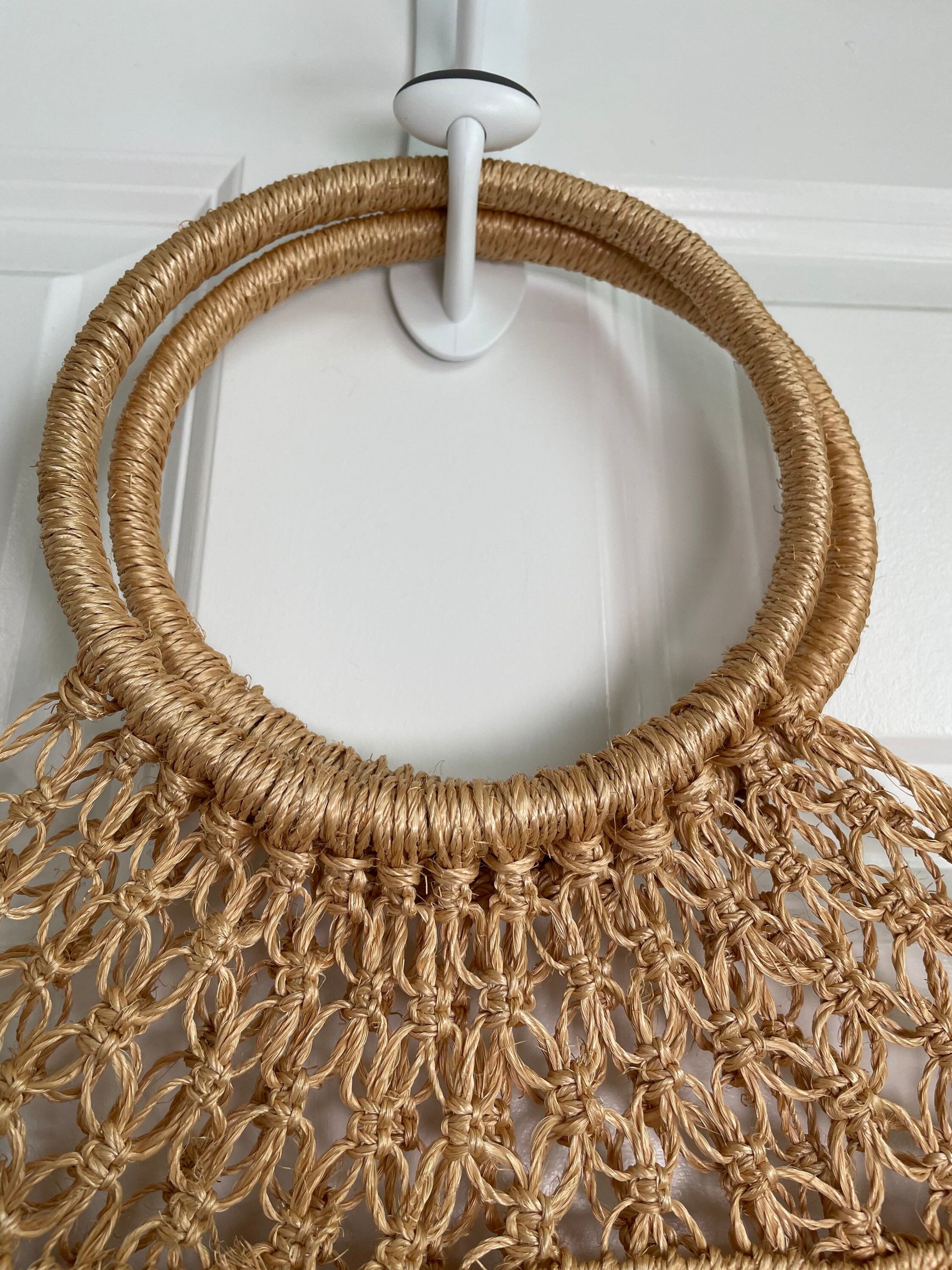 Vintage 60s Natural Raffia Straw Tote/boho Hippie Festival/hand Knotted ...