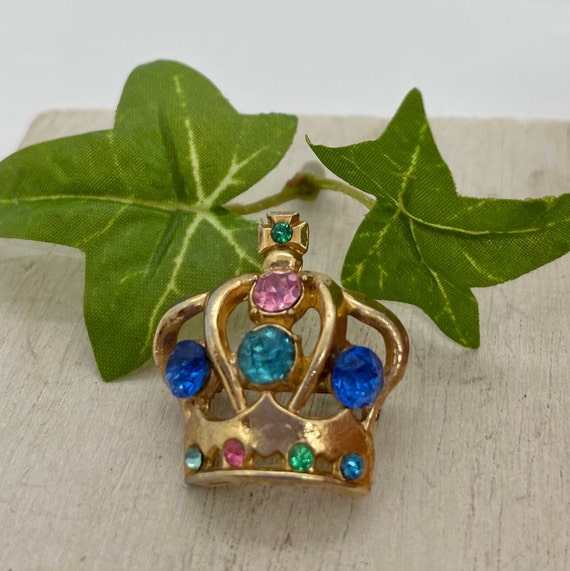 vintage queen elizabeth crowned - Gem