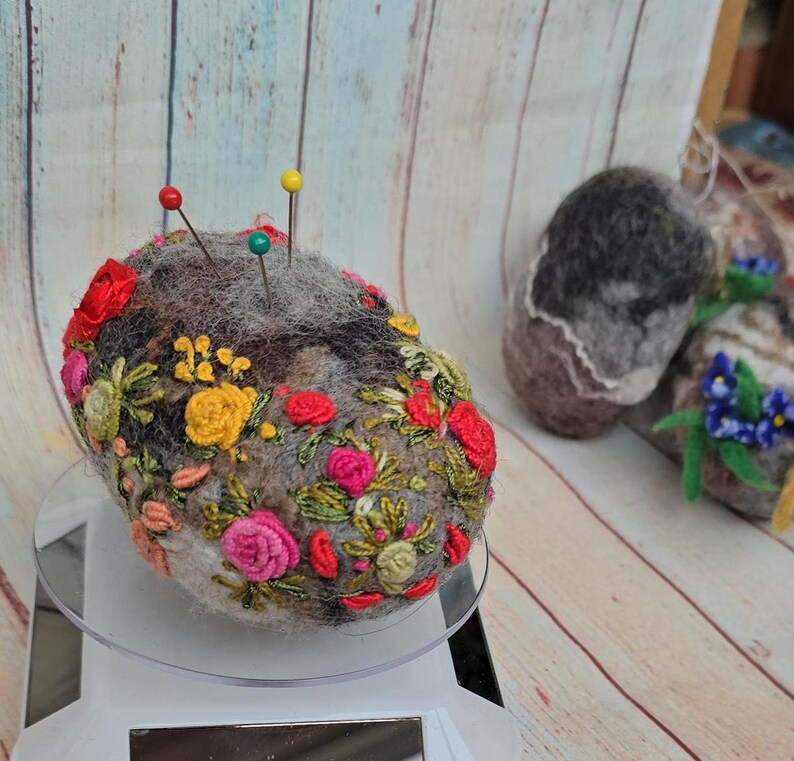 Handmade Felted Wool Pin Cushion Felt Flowers Pincushion Gift for Sewer ...