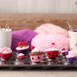 Crochet Cupcake Keychain Pattern | Crochet Cupcake Pattern | Mini ...